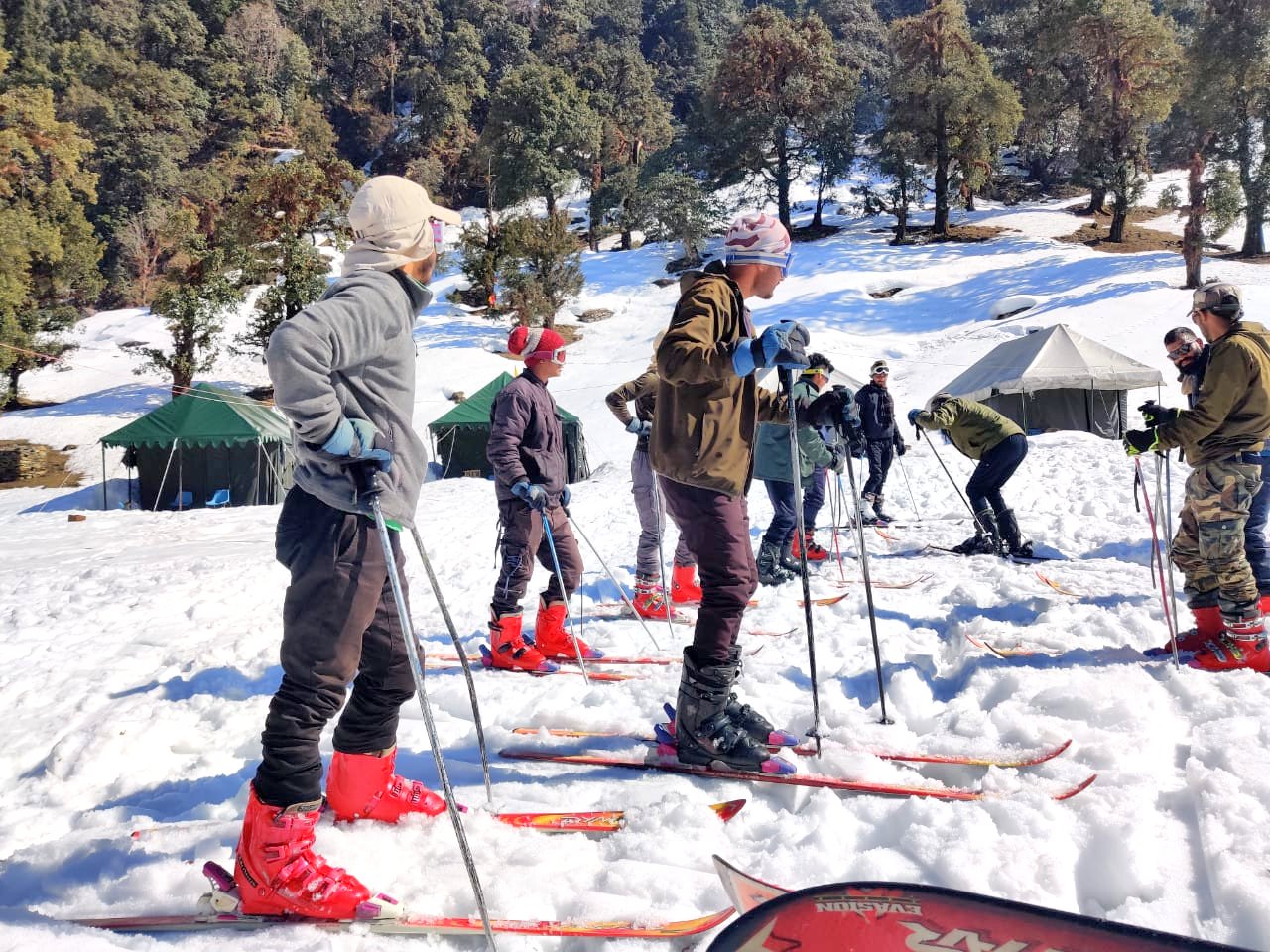 Chopta Skiing - Enjoy Skiing, Snow Kayaking, Snow Boarding in Chopta