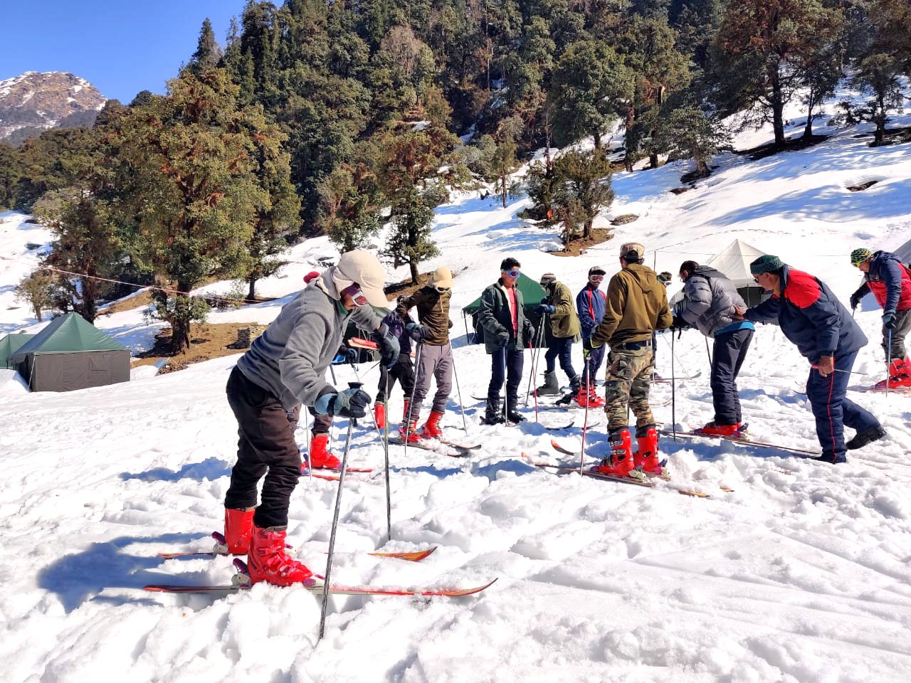 Chopta Skiing - Enjoy Skiing, Snow Kayaking, Snow Boarding in Chopta