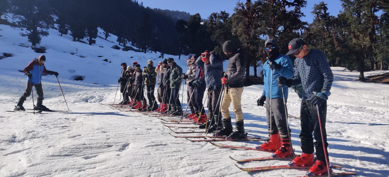 Chopta Skiing - Enjoy Skiing, Snow Kayaking, Snow Boarding in Chopta